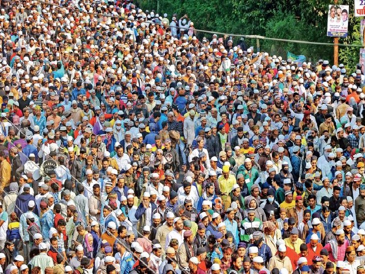 Lakhs of hands raised in 32 minutes of prayer; Estimated presence of 10 ...