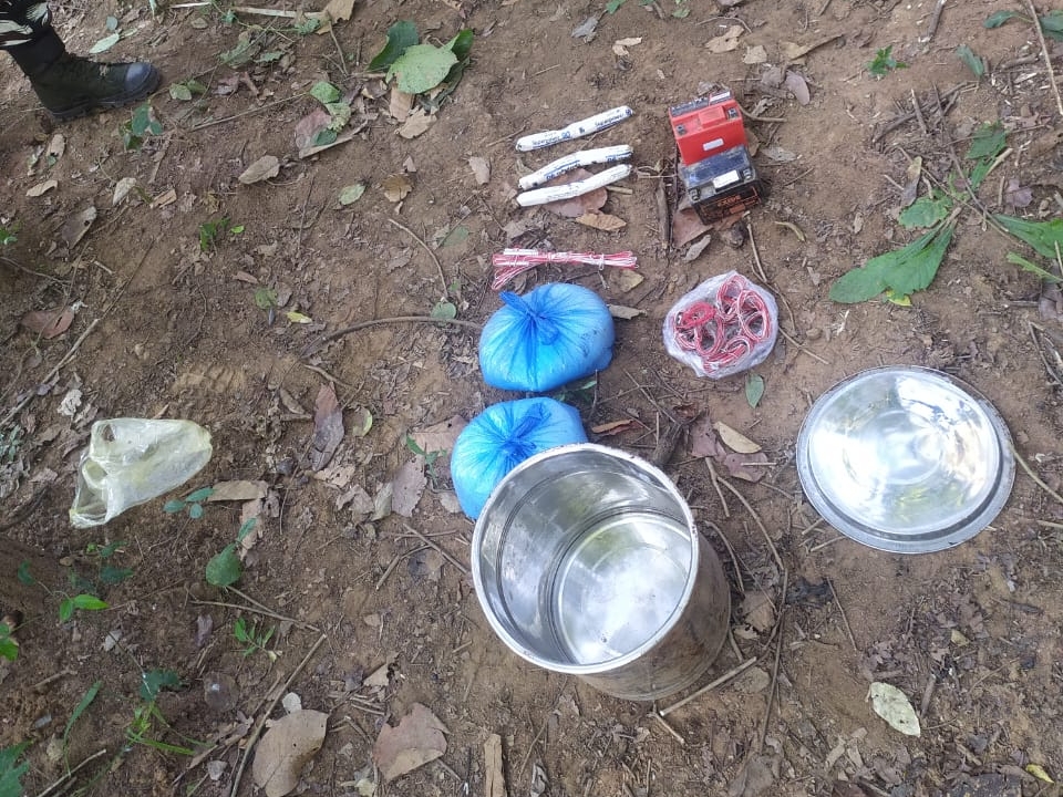 Battery, detonator, wire, bunches of wire and gelatin sticks were kept ...