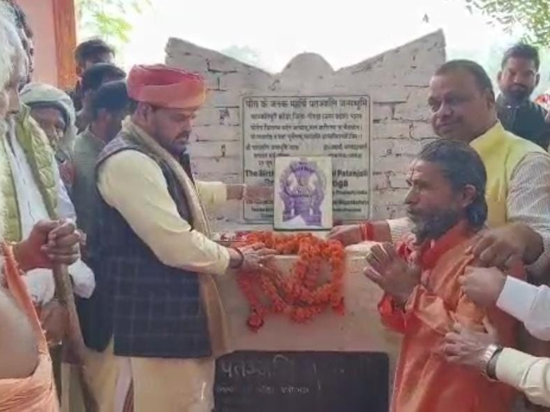 Said- a tradesman named Ramdev sells ghee in the village, did not say ...