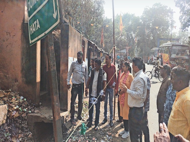 Toilets will be repaired in Musabani bus stand and market | शहर की ...