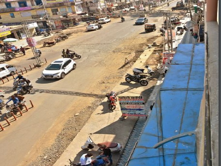 The road is being built near Yadav Colony, the footpath is not built in ...