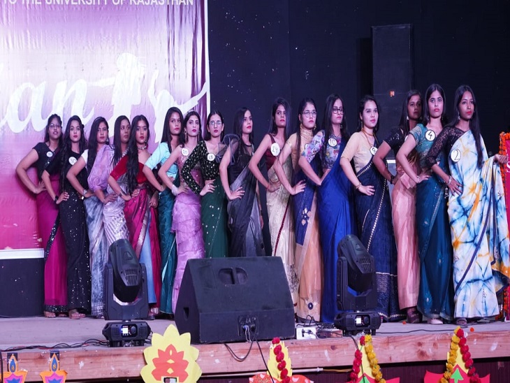 Girls dressed as models on the ramp, showcased traditional and ...
