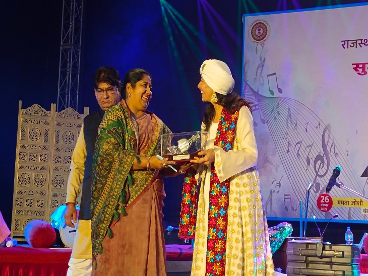 Singer Mamta Joshi's performance won hearts | जोधपुर में बिखरा सूफी ...