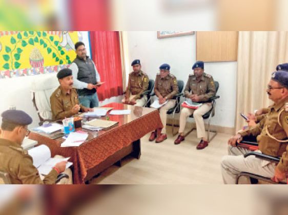 Instructions given to arrest and send absconding criminals to jail ...