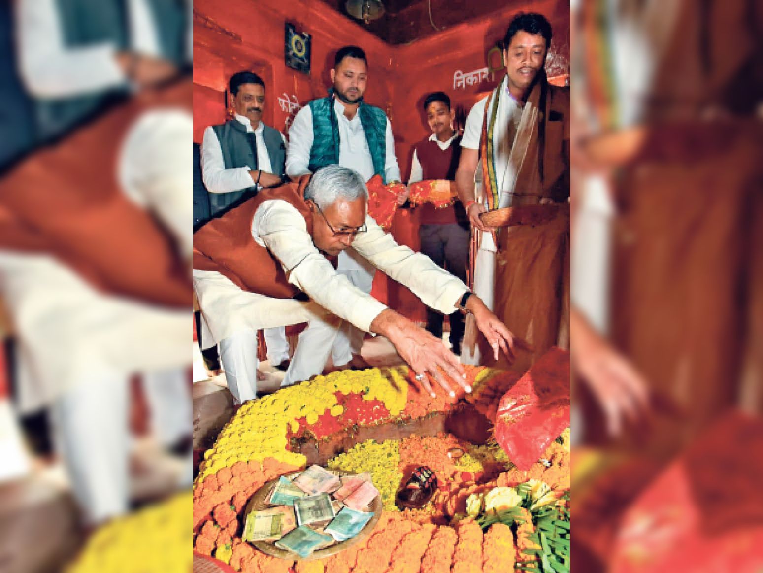 CM worshiped at ancient pilgrimage site Sitakund, broke coconut ...