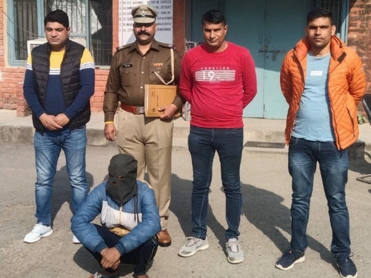Abhaypur village in Panchkula Sector 19, ATM machine broken, arrested ...