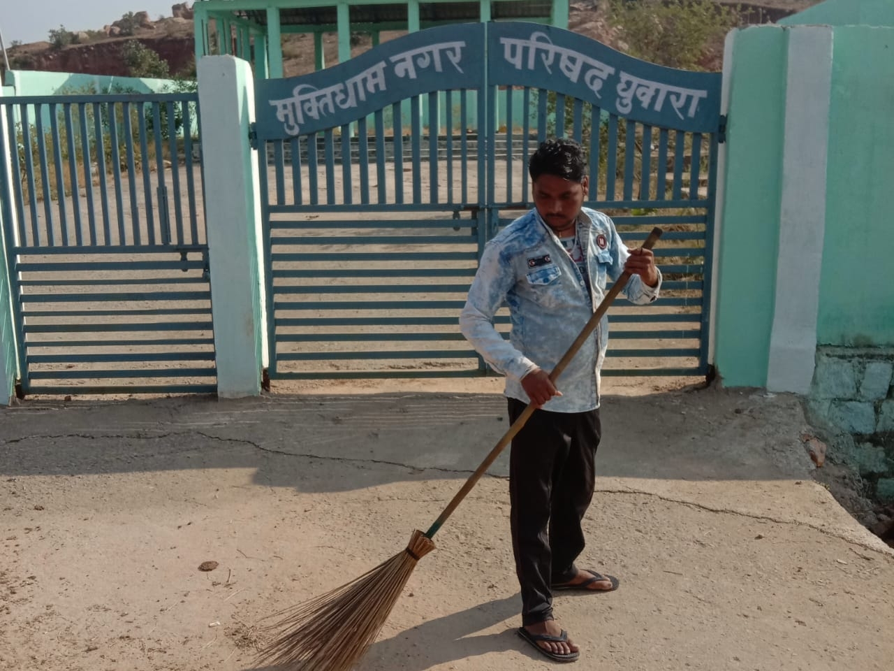 Cleanliness campaign is going on in Muktidhams of the district ...