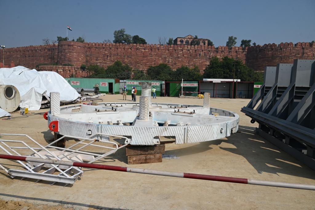 Tunnel boring machine works in a very special way, work will start from ...
