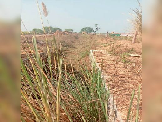 Water released from Morel dam 12 days ago did not reach the canal ...