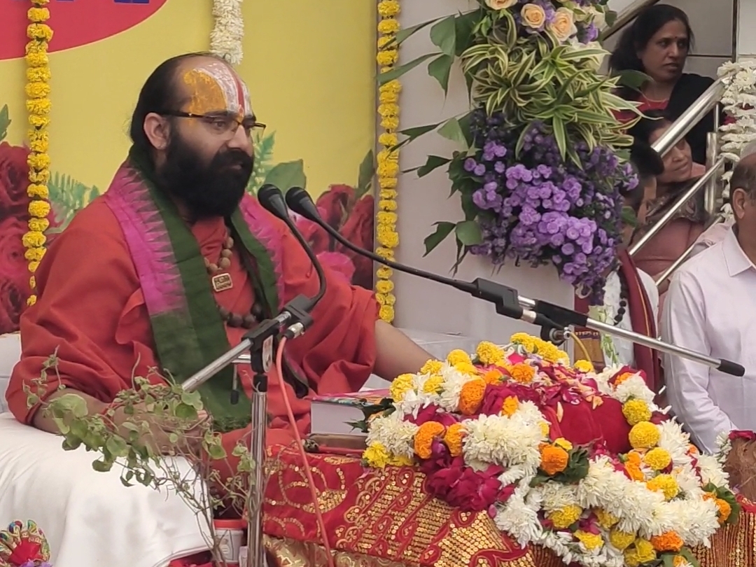 Dadaji Dham echoed with the cheers of Khandwa wale Dadaji and Chhote ...