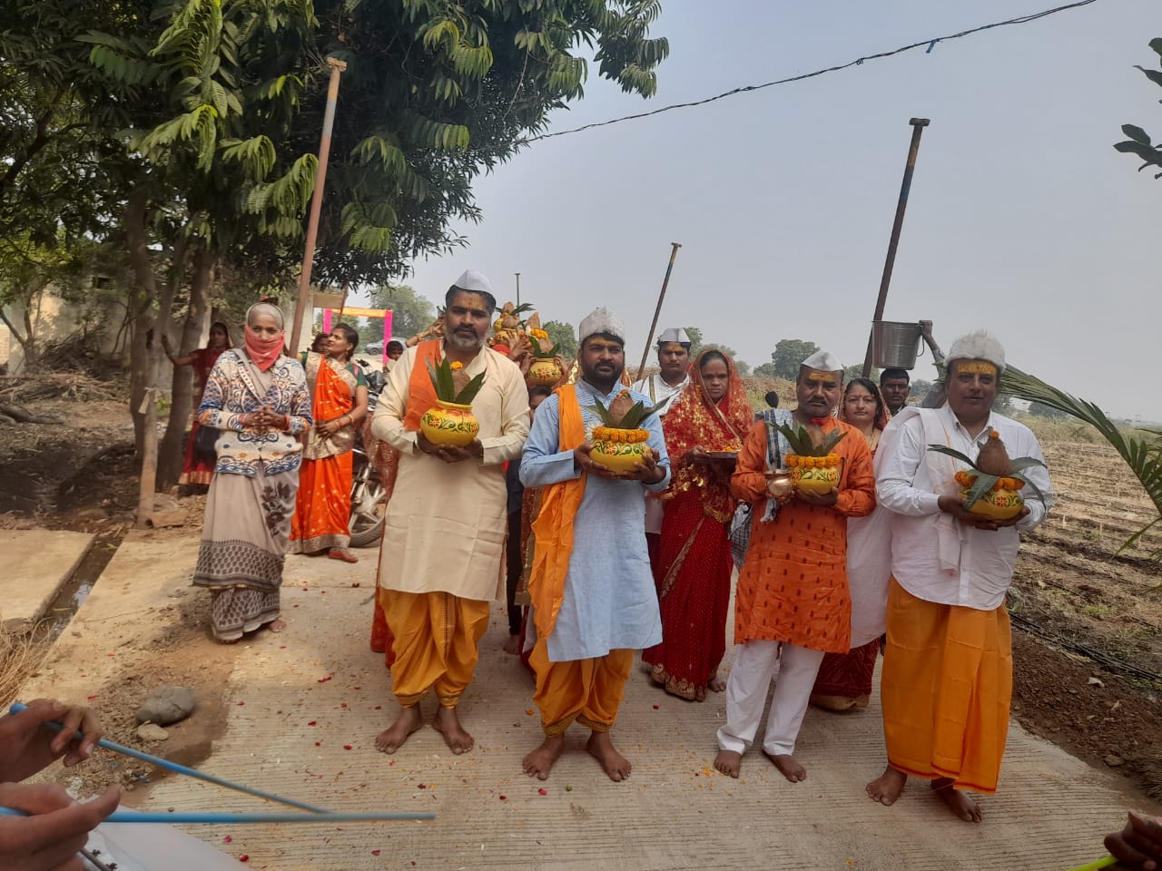 Bandhan Kalash Yatra was taken out; Kalash Abhishek, fire installation organized tomorrow ...