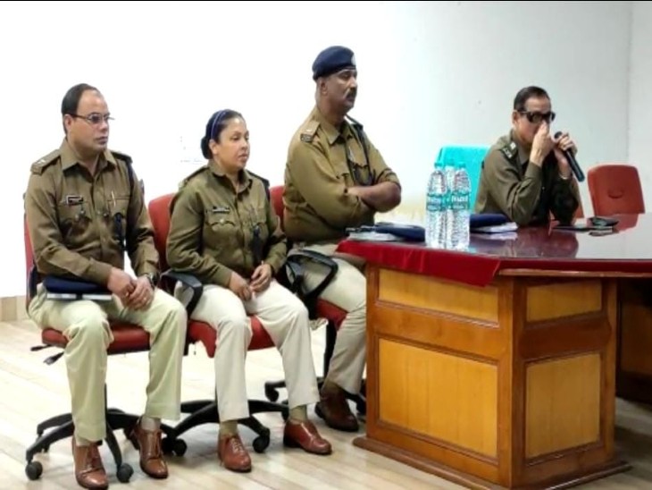 All traffic police officers should hold a meeting with their personnel ...