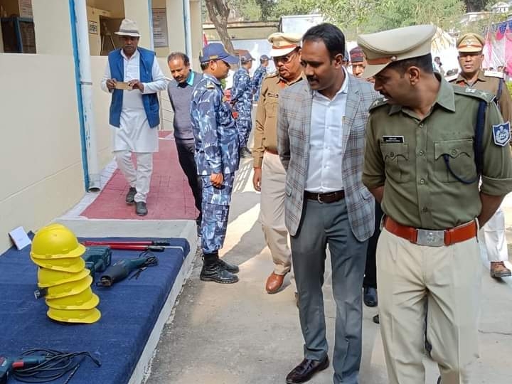 SDRF soldiers were honored by giving insignia, Collector inspected the ...