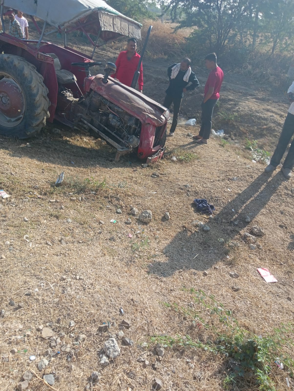 High speed truck collided with tractor, death