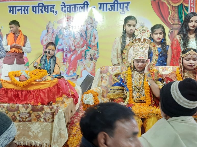 People were mesmerized by listening to the musical discourse of ...