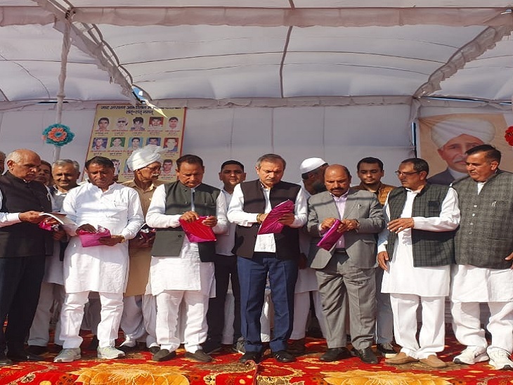 Rohtak News; Jat leader gathered in Rohtak, Yashpal Malik said: He is ...