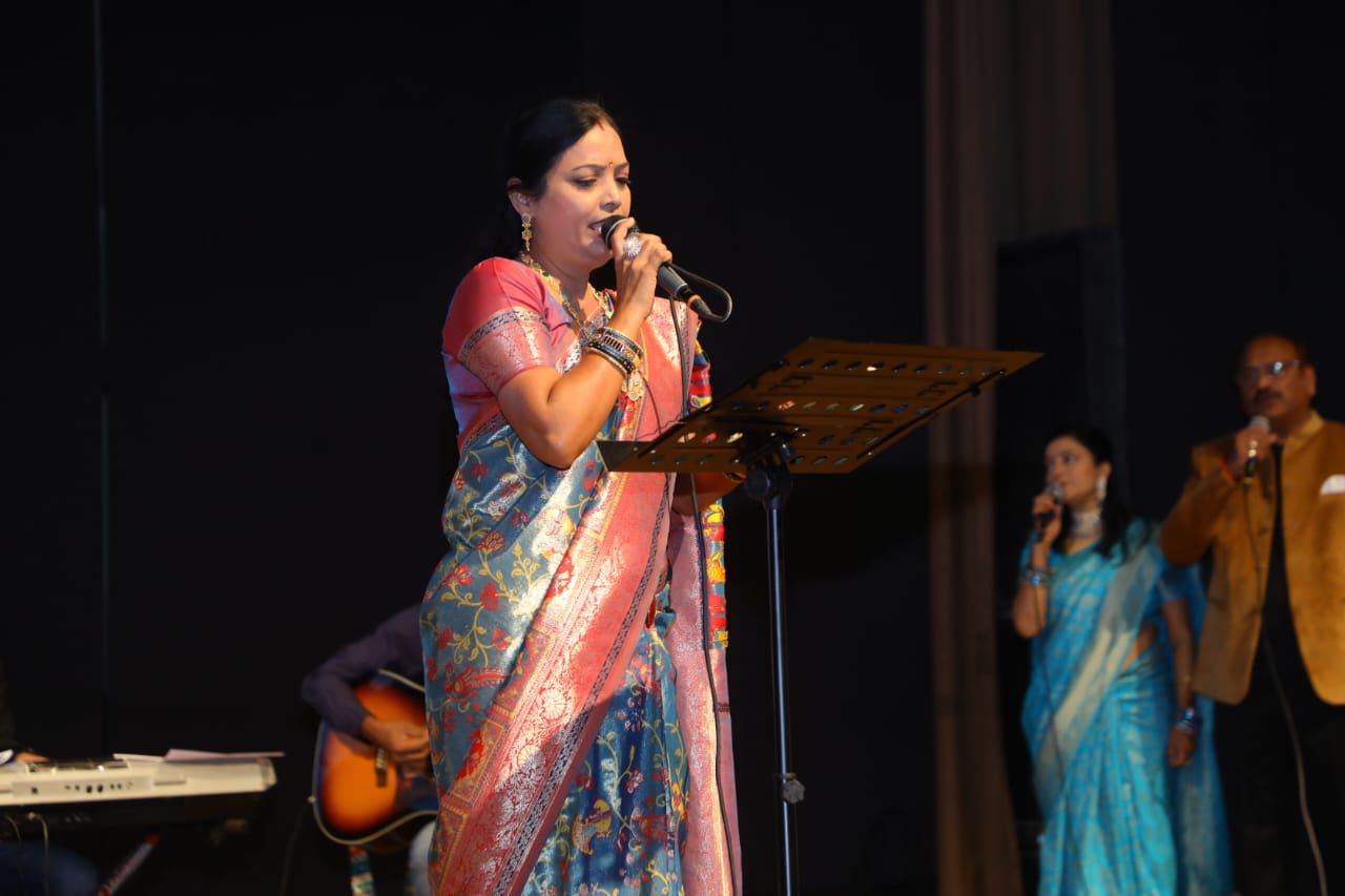 Seema Mishra, Sanjay Raizada, Sumant Mukherjee performed under the ...