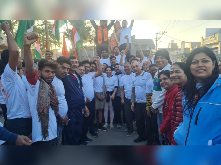 Shivganj-Sumerpur residents run with tricolour in their hands in Pali ...