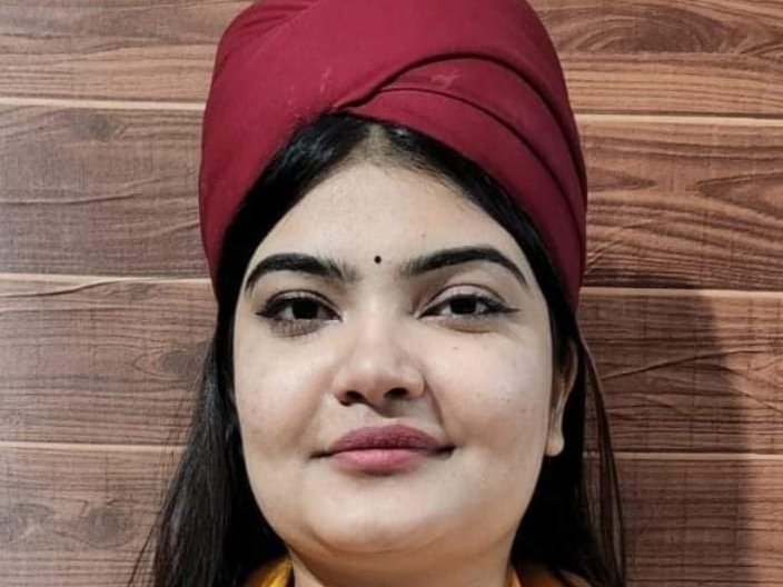 PG was doing Pooja, people arriving at home to congratulate | बलिया की ...