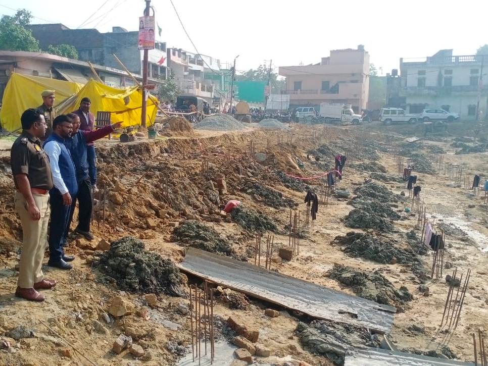 DM Prem Ranjan Singh gave instructions to get quality work done on time ...