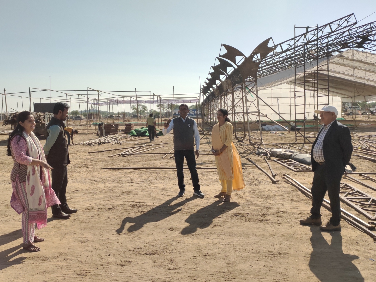 Hoardings put up in Lalsot, new roads built with cleanliness | भारत ...