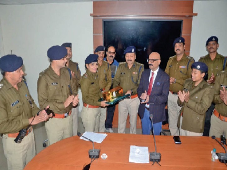 10,000 reward to the Subedar who saved the life of an elderly, CM ...