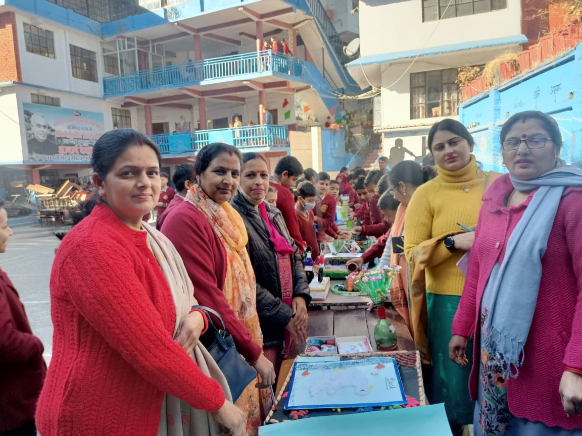 Live model exhibition decorated in padhar Mandi | जोगेंद्रनगर में सजी ...