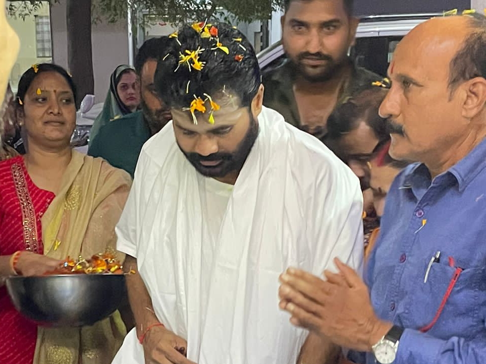 The program will be held for nine days; Bapu was welcomed on reaching ...