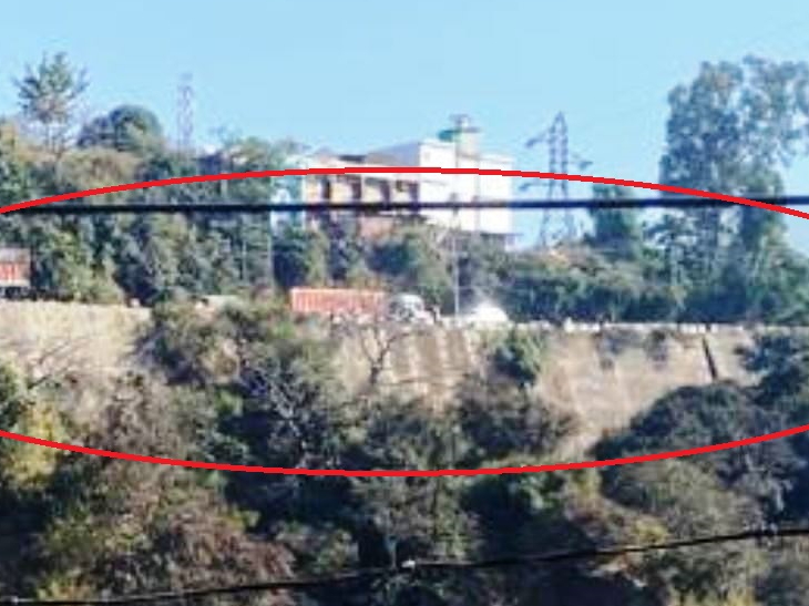 Residents of Sector 6 of Parwanoo demanded installation of iron ...