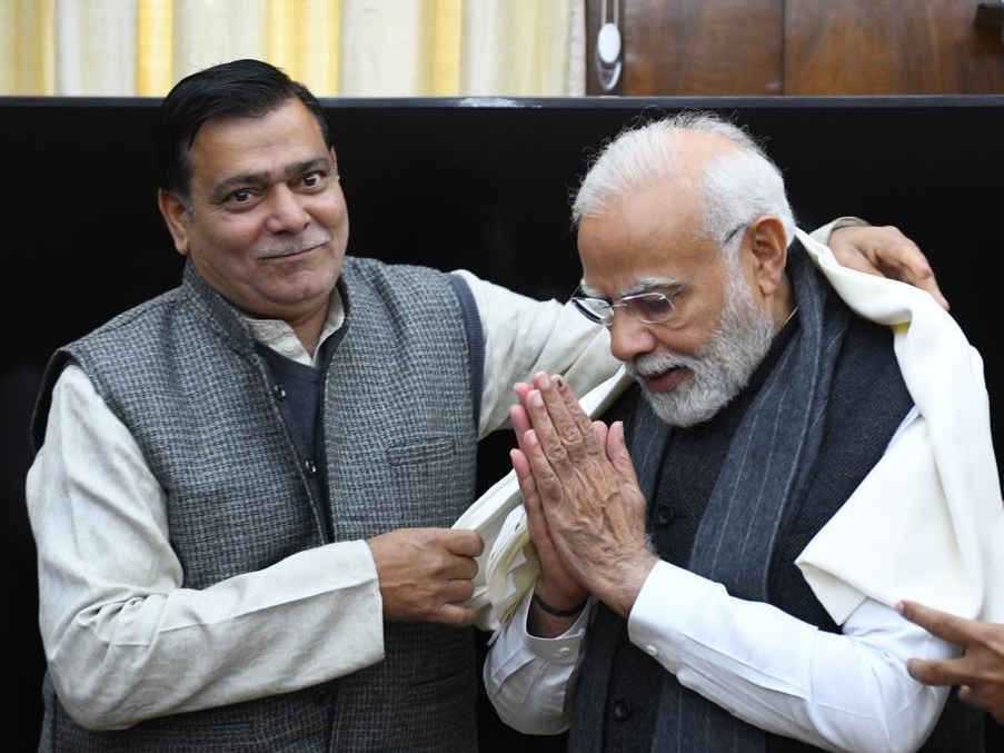 Student Divya Namdev has been India topper, PM honored by calling her ...