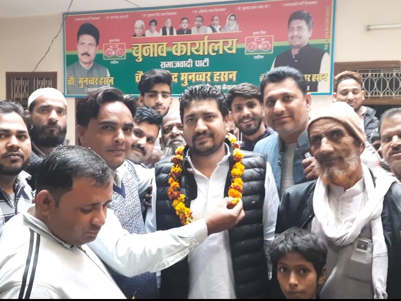 Was in jail in gangster case, supporters burst firecrackers, welcomed ...