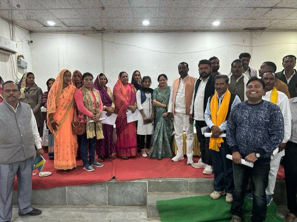 Radharaman Chaurasia in agriculture, Sujan in education and Munni Pal ...