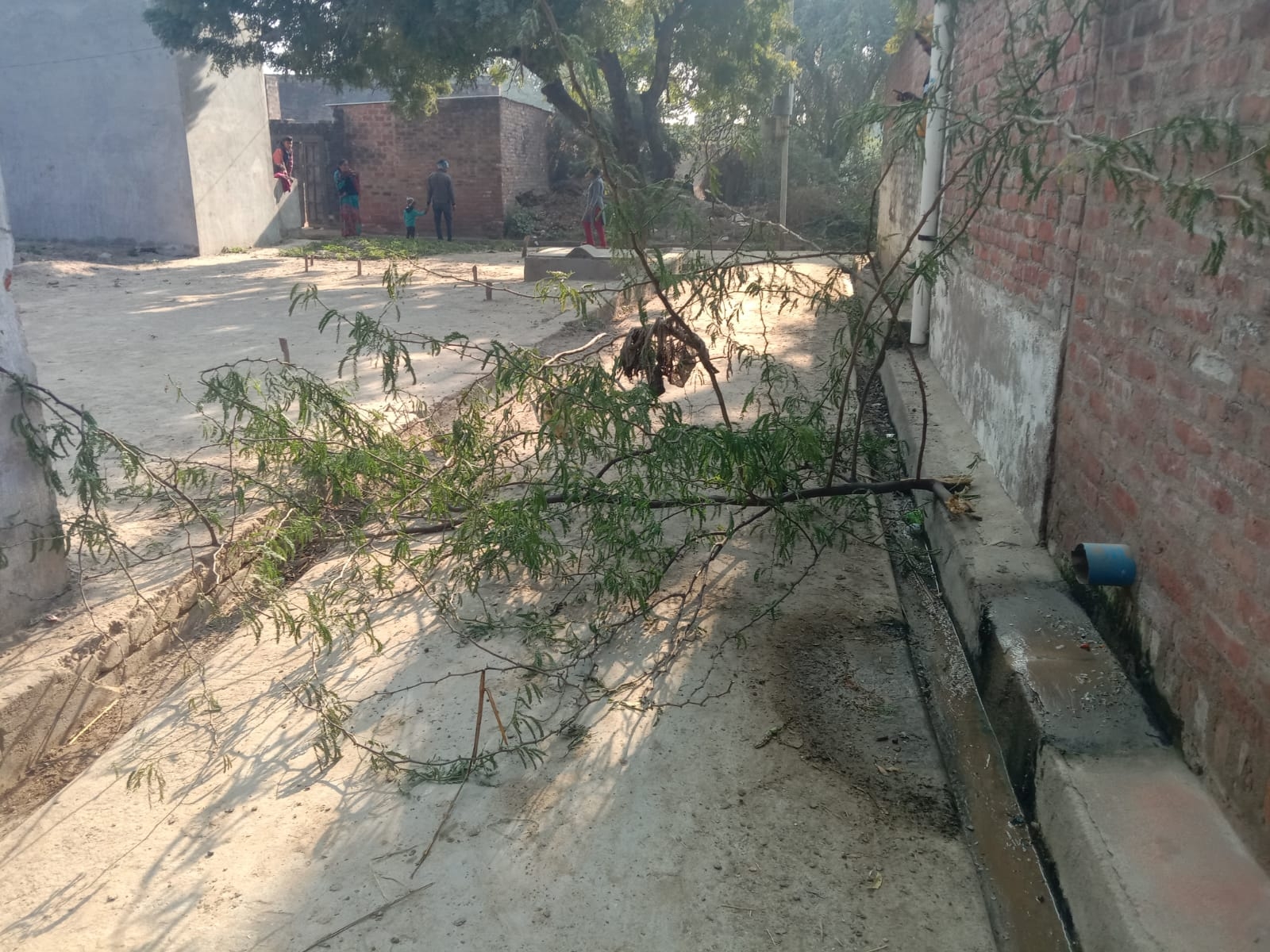 Bloody conflict between two sides on closing the common road by ...