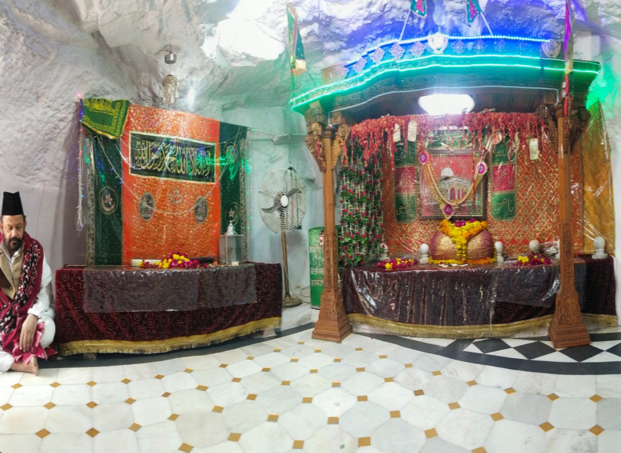 Rajasthan Ajmer Parsi Fire Mandir Photos; Chabad House Pushkar | अरावली ...