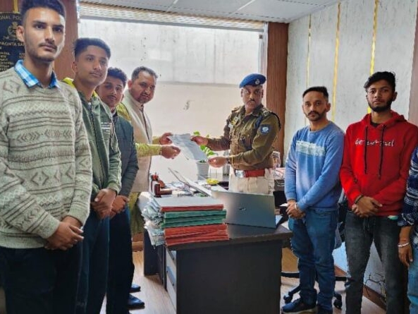 NSUI Student meeting with DSP in Paonta Sahib And Do Demand | पांवटा ...