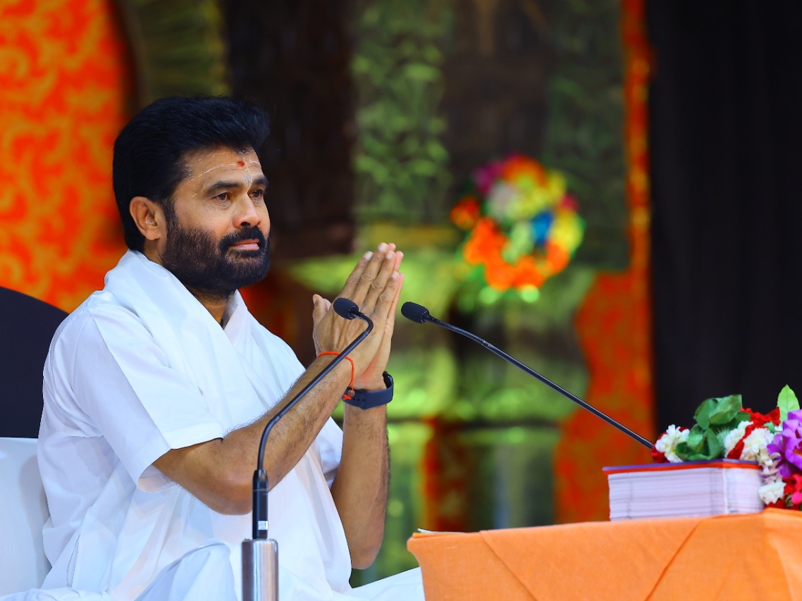 Pujya Giri Bapu said - the one who has feelings for the welfare of all ...