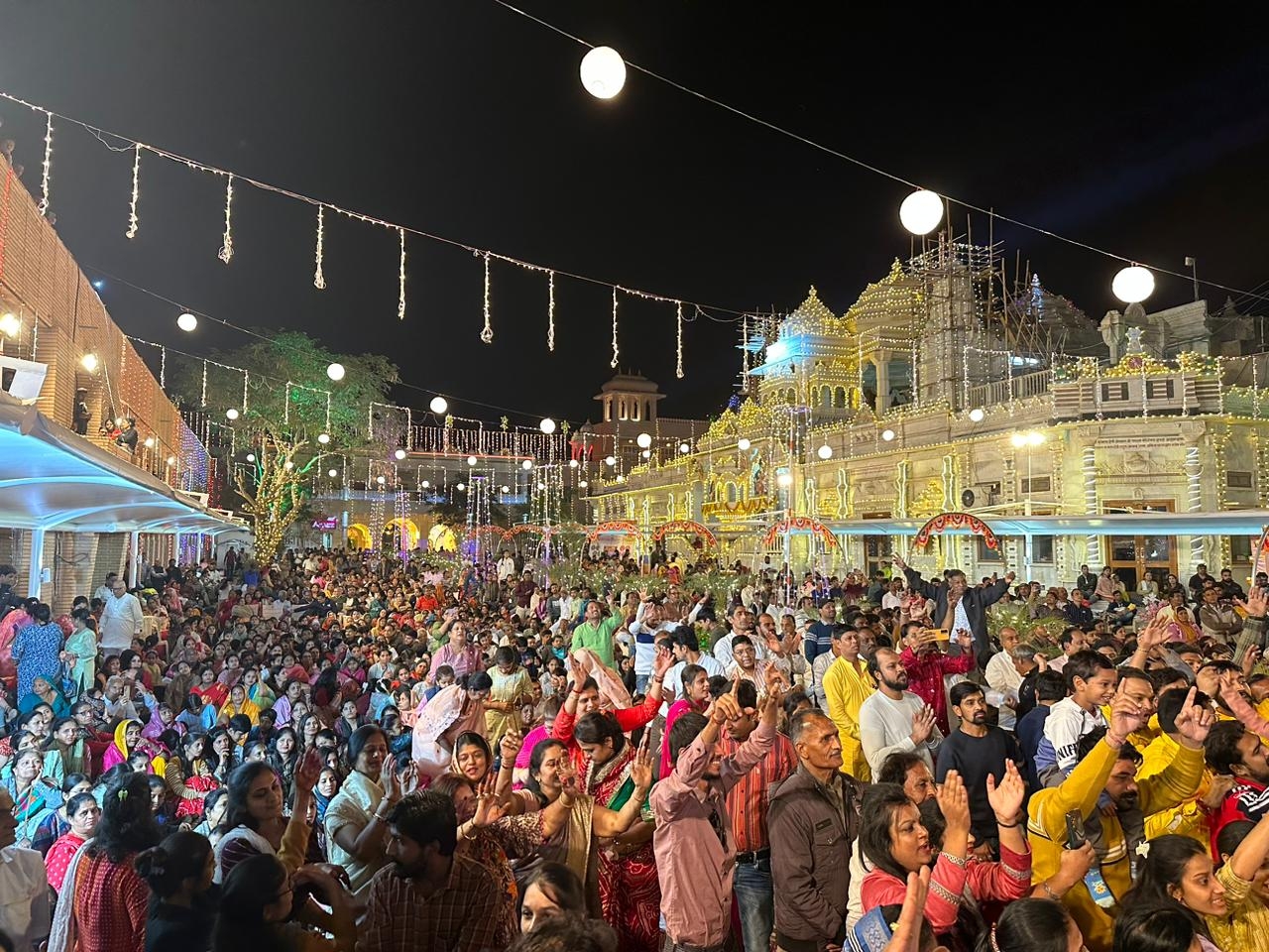 Bhajan evening was organized, 56 musical instruments were the center of ...