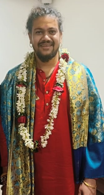 Singer Hansraj Raghuvanshi made an appearance in the court of Baba ...