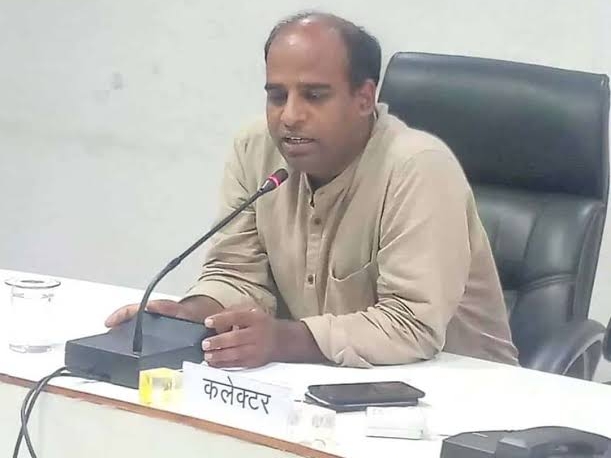 Karudas Bhimte, Ophthalmic Assistant of Kirnapur Health Center ...