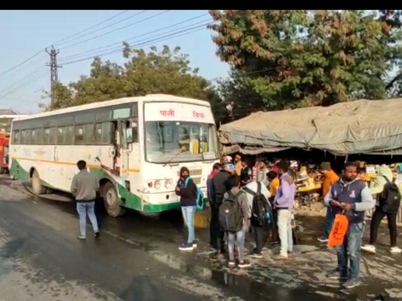 Fire broke out due to short-circuit in the hand brake wheel of a moving ...