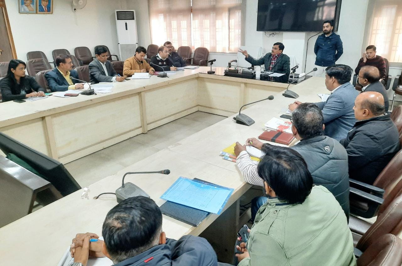 DM took a review meeting of development works, DM lashed out at the ...