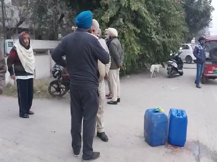 People Catch The Con In Amritsar; Sell Water Mix Diesel | अमृतसर में ...