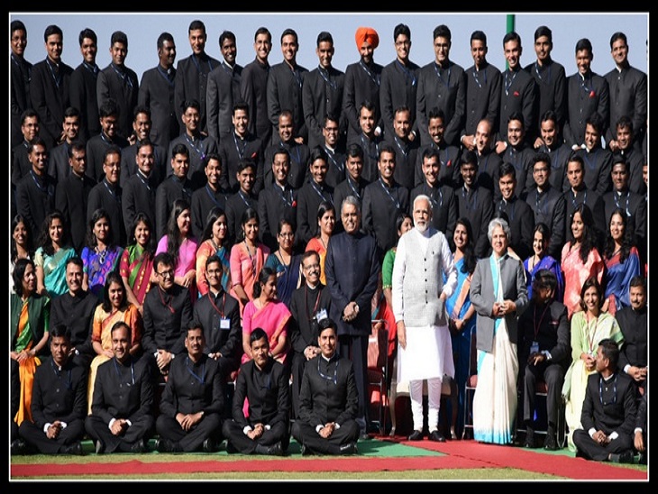 Rajasthan IAS Officer Vs Hindi English Medium Fact | Rahul Gandhi Ashok ...