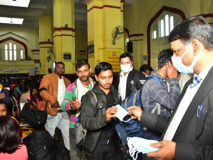 Passengers made aware after reaching Charbagh railway station, campaign ...