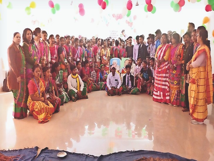 Santhali Language Day celebrated in JKM College, students presented the ...