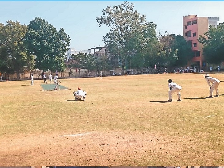 Guna defeated Raghogarh by 133 runs in the inter college cricket ...