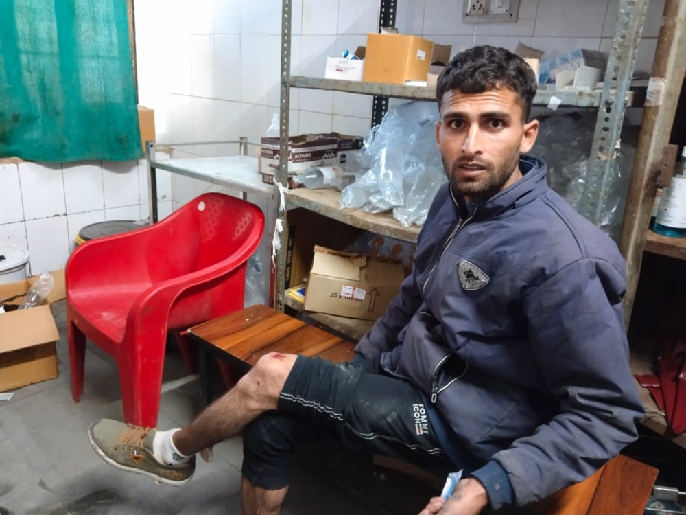 Azman getting injured due to slipping on the highway, Tehsildar said ...