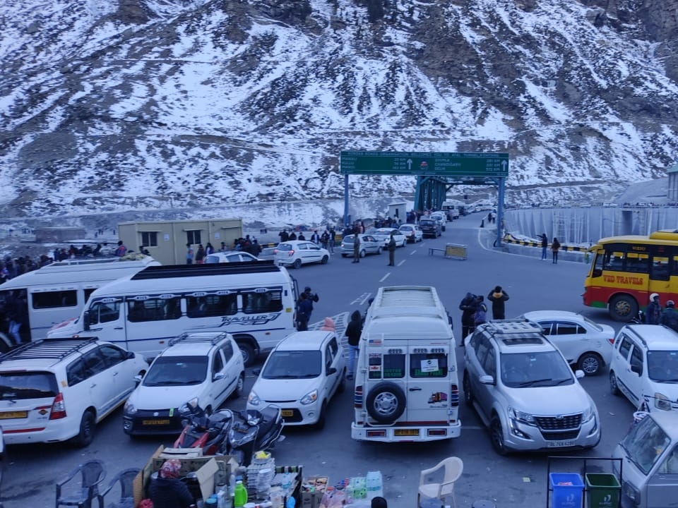 Kullu Atal Tunnel; 10000 vehicles passed through Atal Tunnel on ...