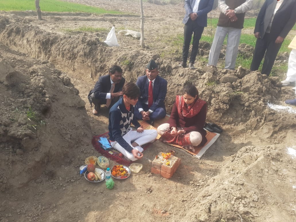District Magistrate of Shamli Jagjit Kaur performed Bhoomi Pujan, instructions to complete the ...