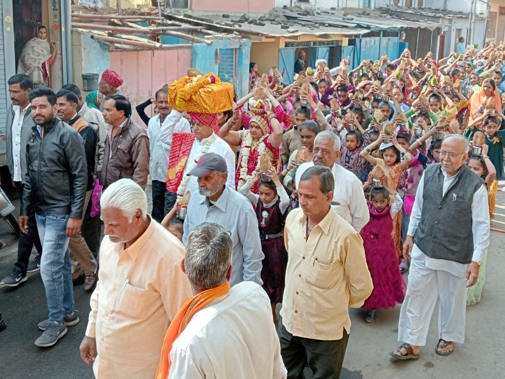 Pandit Balkrishna Shastri said- Bhagwat is Shri Krishna, churning is ...